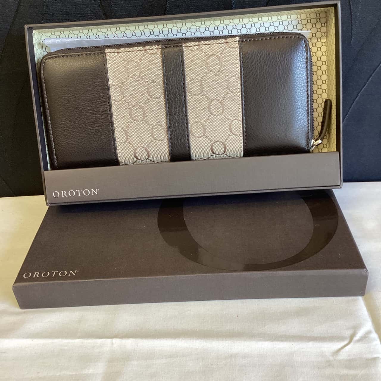 Oroton Essentials multi pocket wallet (s)