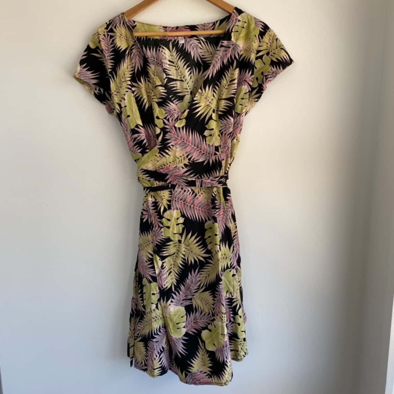 Ginger Pink Darwin Australia Tropical Foliage Wrap Dress Size 10 / M(s)