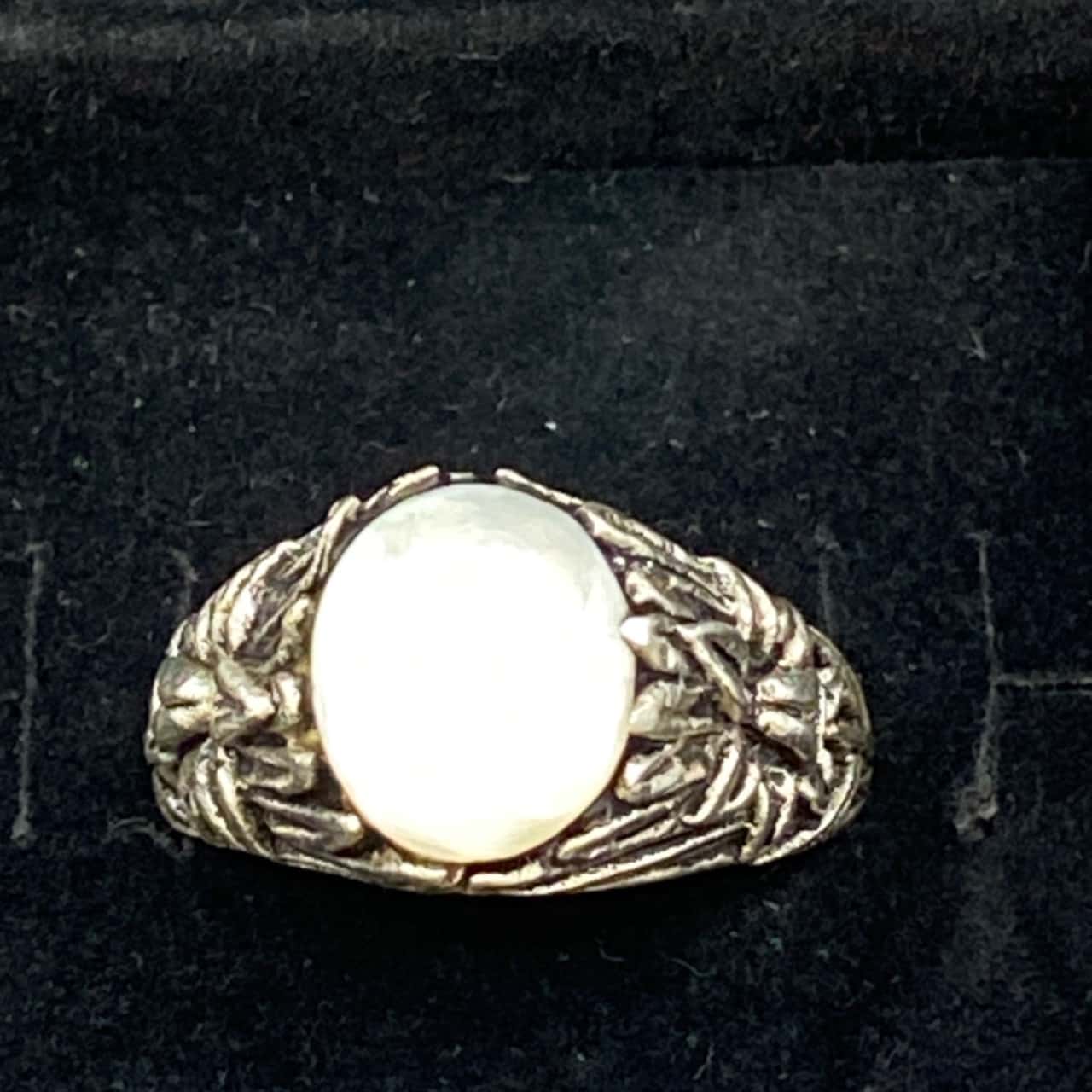 Silver and Mother of Pearl Daffodil Ring
