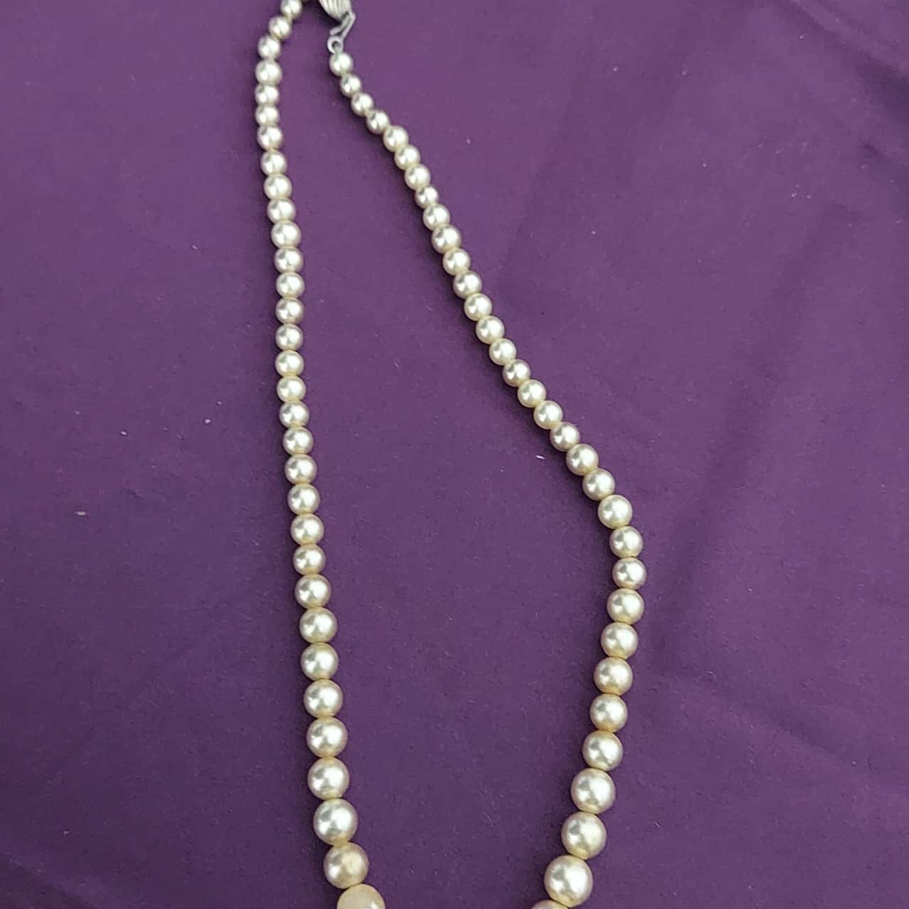 Ladies Vintage Dusted Pearl Necklace 925 Clasp(s)