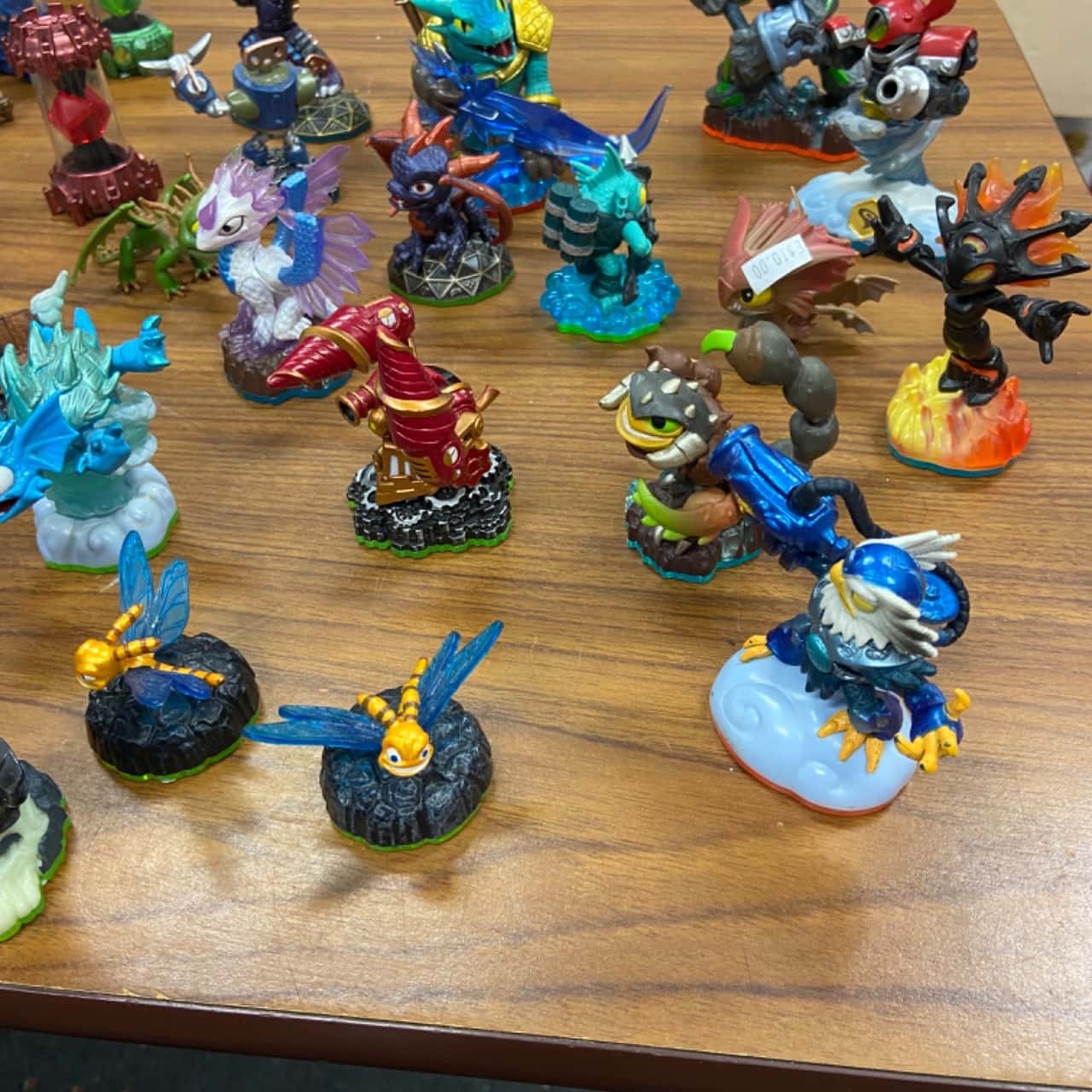 Skylander bulk lot 59 pieces (s)