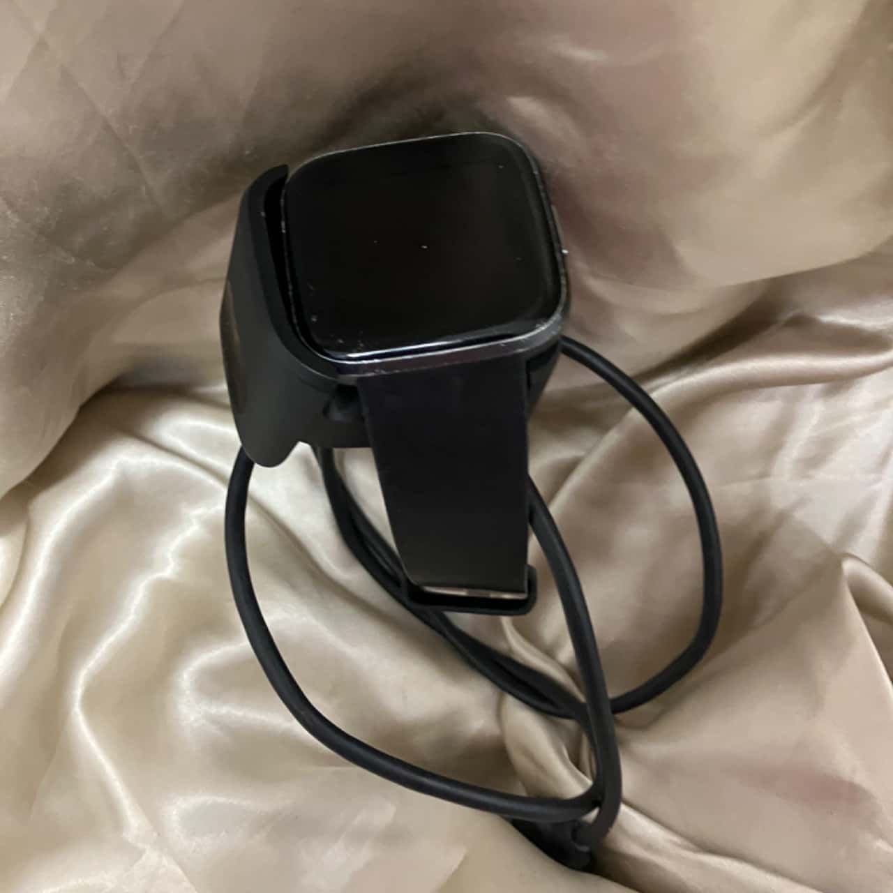 Fitbit Versa FB 507 with Waistband