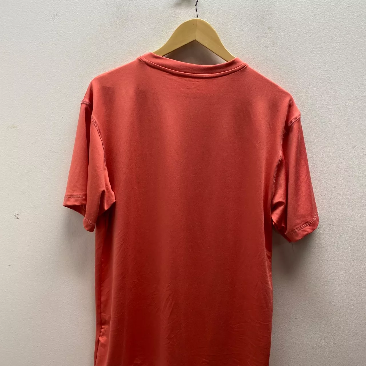 Puma Mens t-Shirt Size XL Coral - Used Very Good | Salvos Stores