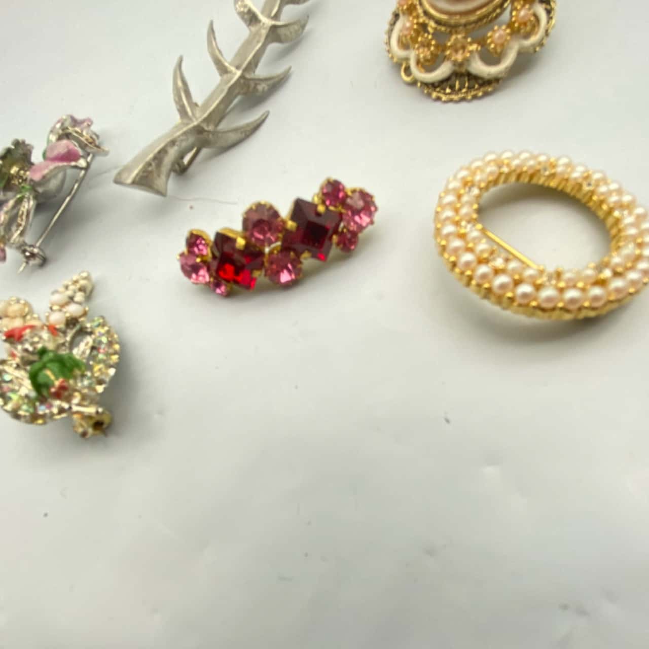 6 Vintage Quality Fashion Jewellery Costume Brooches (s) - Used Very ...