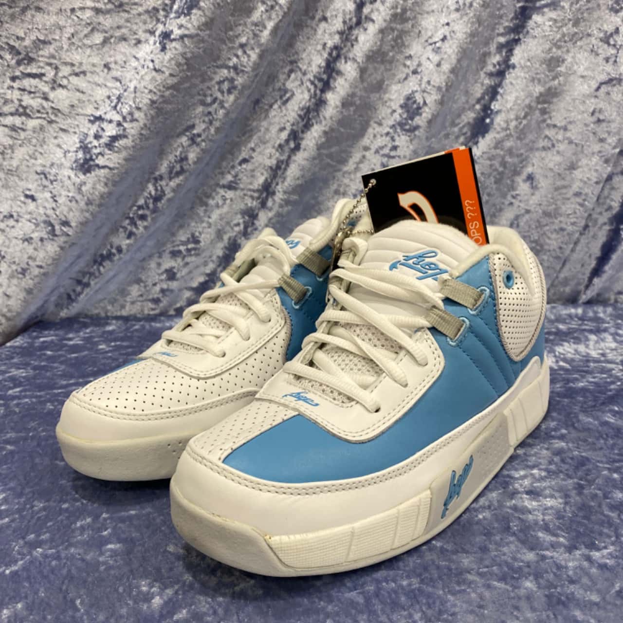 Hops Womens Size 6.5 White Carolina Blue Sports Shoes