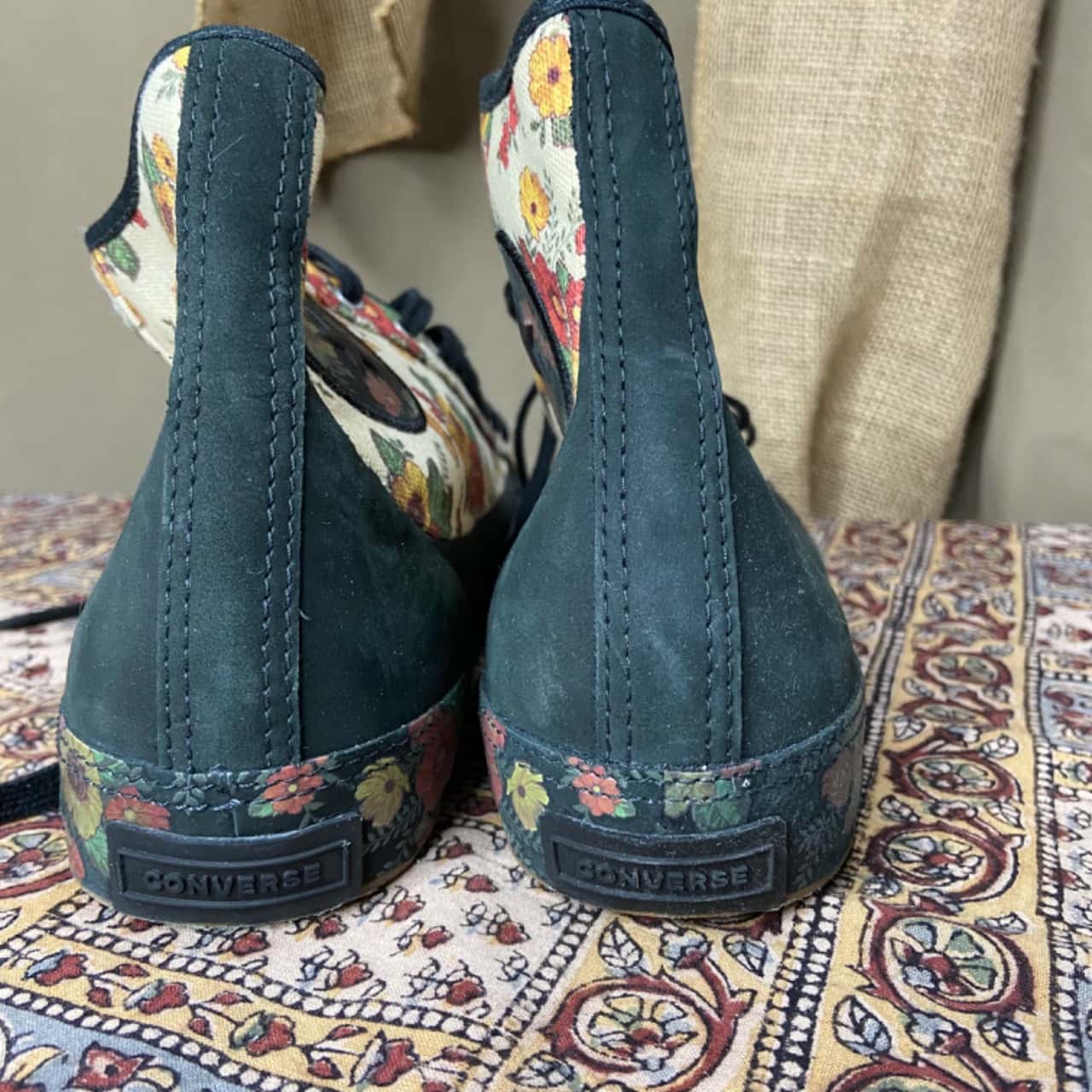 Converse Womens High Tops Size 41 / 9.5 Black / Floral (s)