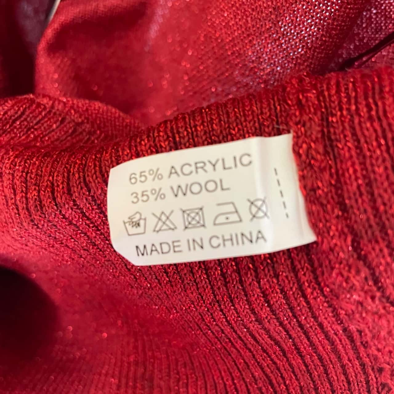 BRAND NEW - Sambara Womens Over the Shoulder Cardigan Size M in Red