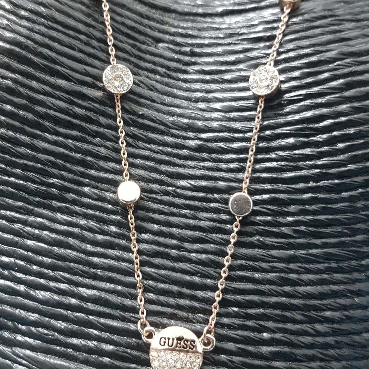 Guess Womens Necklaces Gold (s)