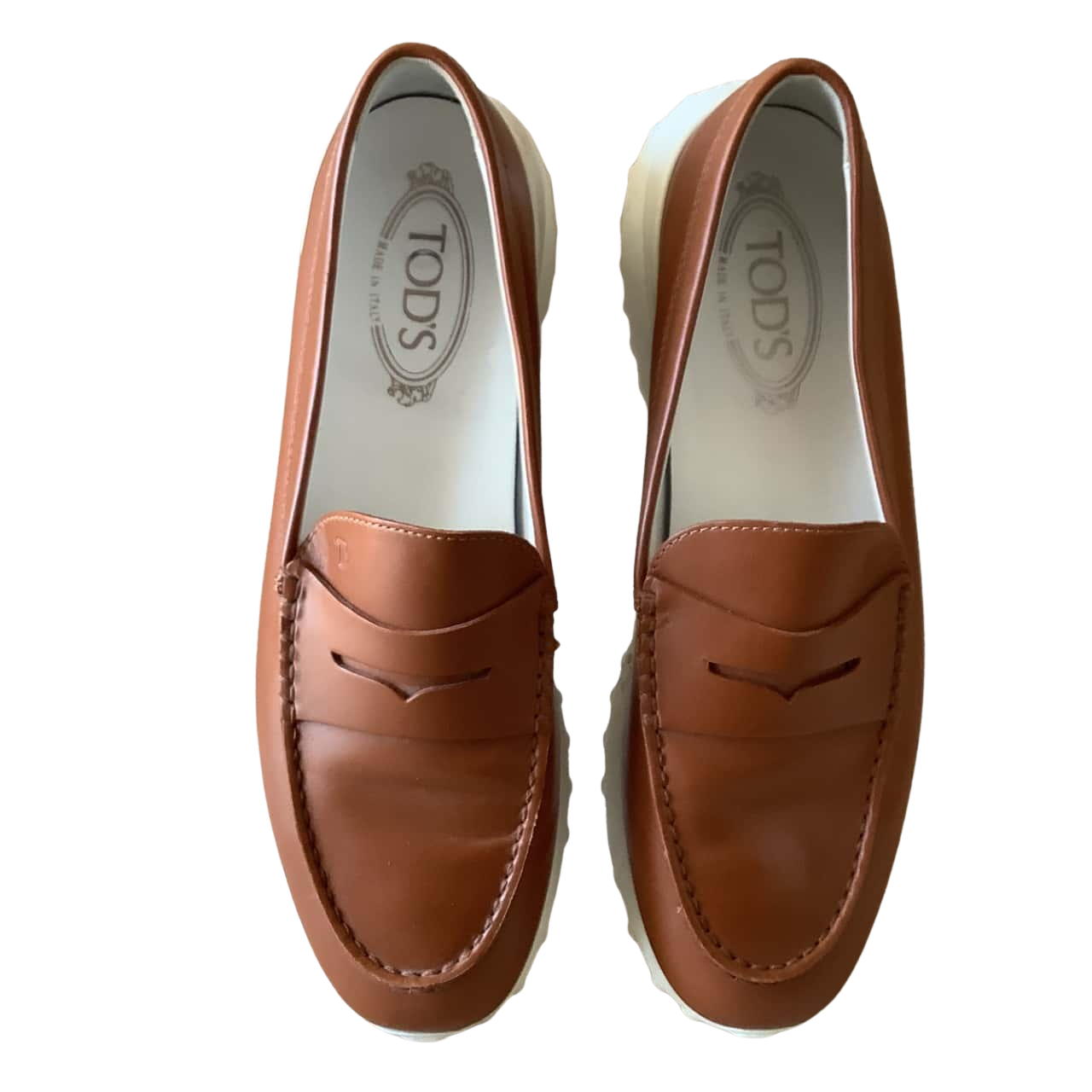 Tod's Tan Leather Loafer. Size 40 (s)