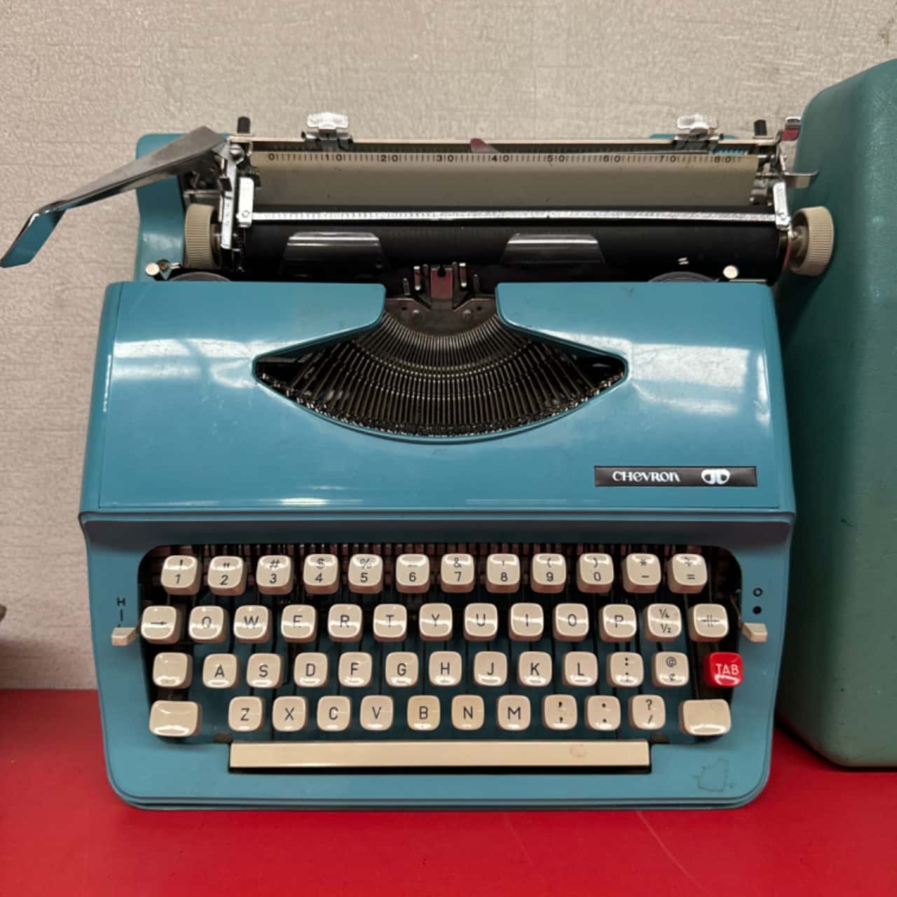 Vintage collectible typewriter(s) - Used Very Good | Salvos Stores