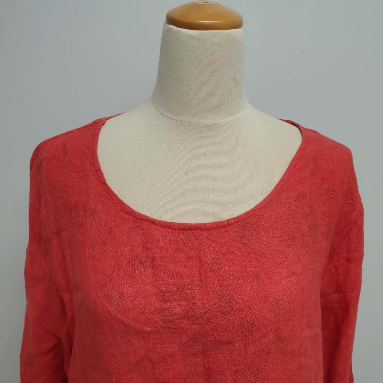 Made In Italy Classy & Elegant Red Linen Top With Floral Under Shirt ...