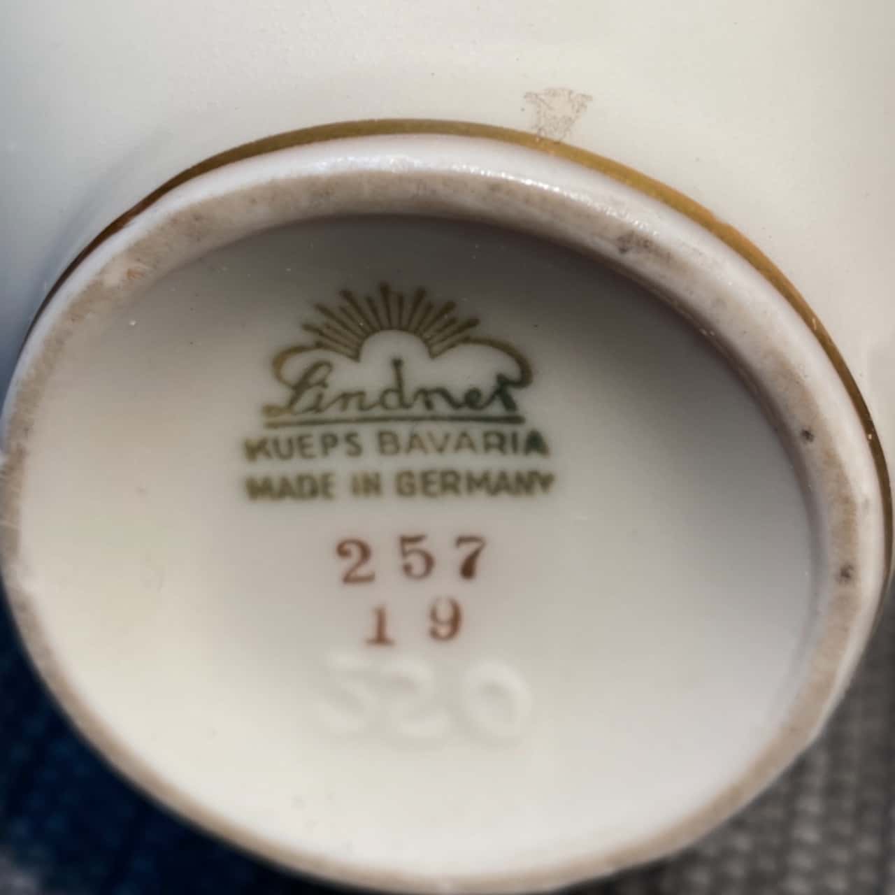 Lindner Kueps Bavaria Germany vase (s)