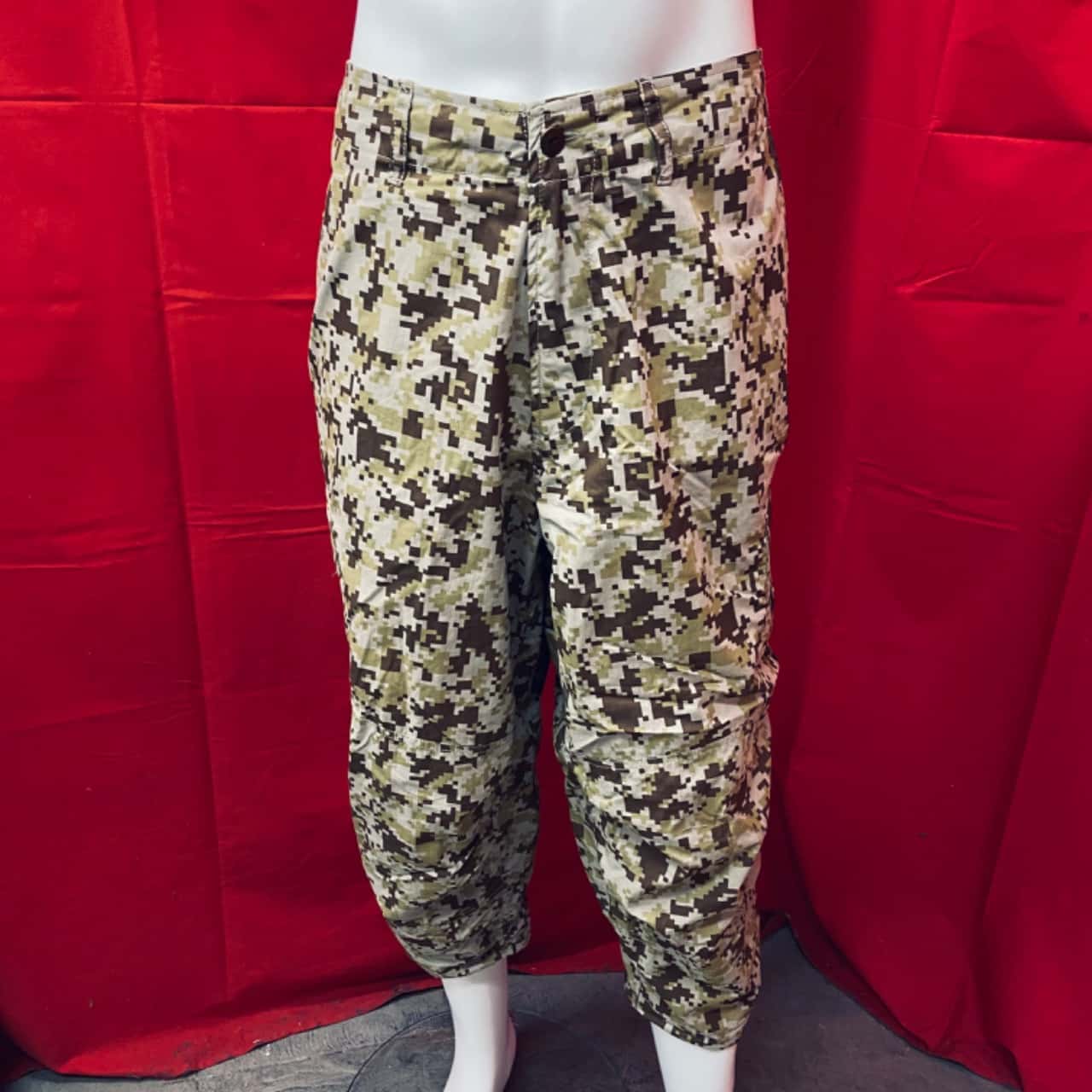 Draft Day Mens Size XL Desert Dig Cargo Camouflage Pants