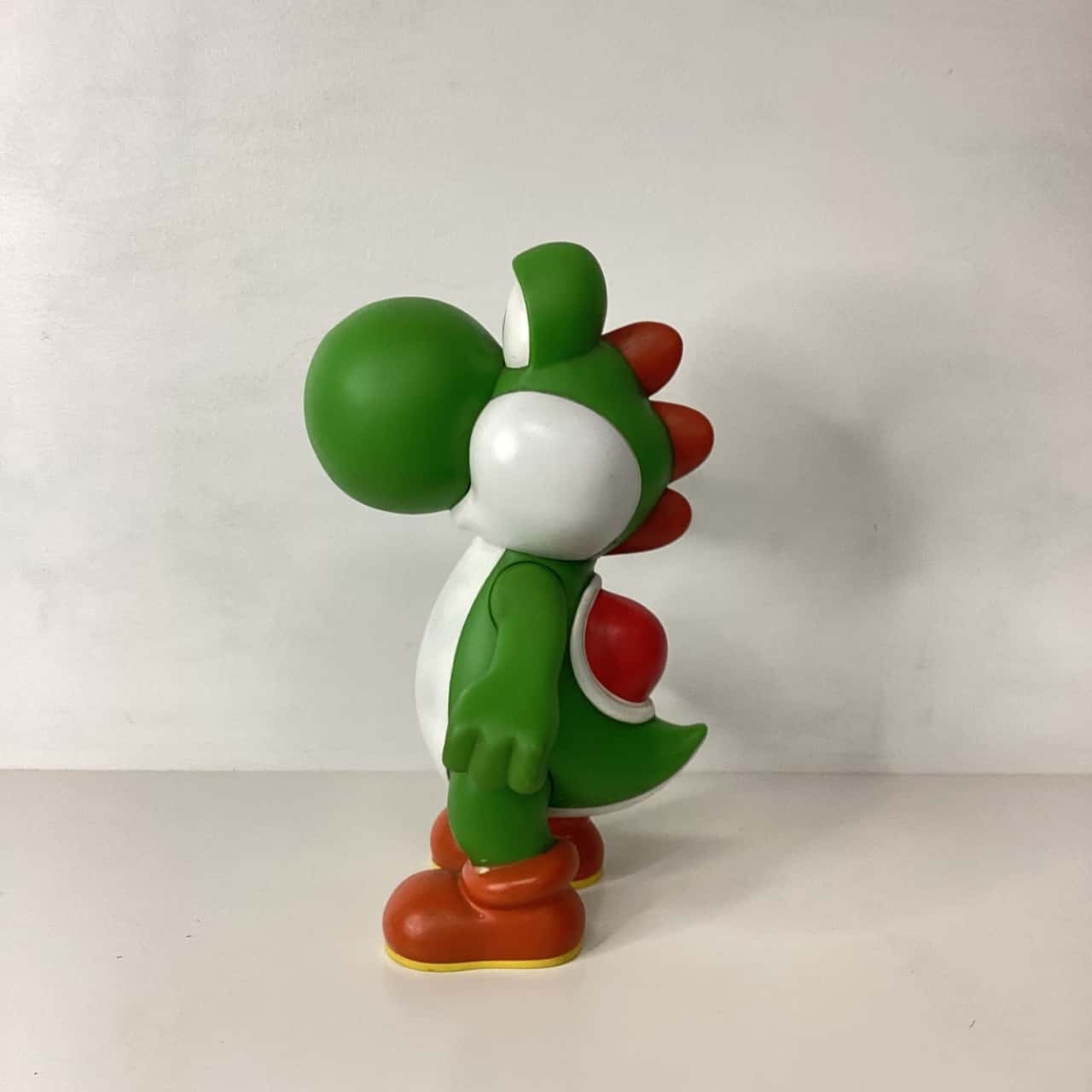 Nintendo Yoshi 2006-2007 10" figurine