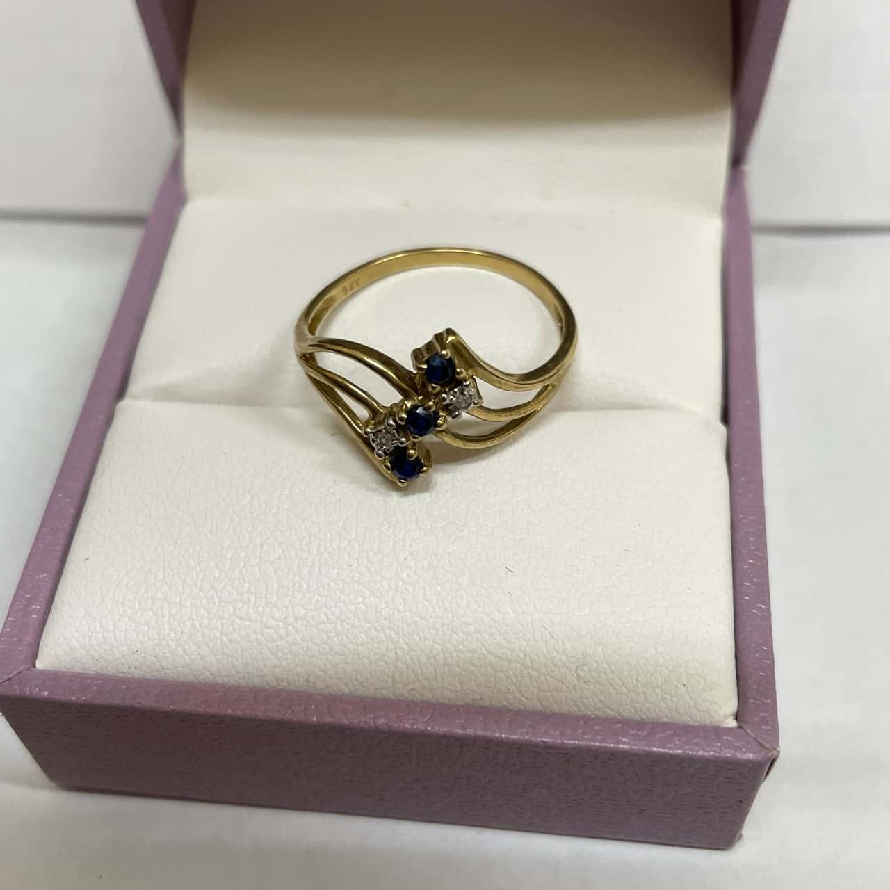 Women's 9ct Gold (375) Ring with Blue and White Stones (As is)