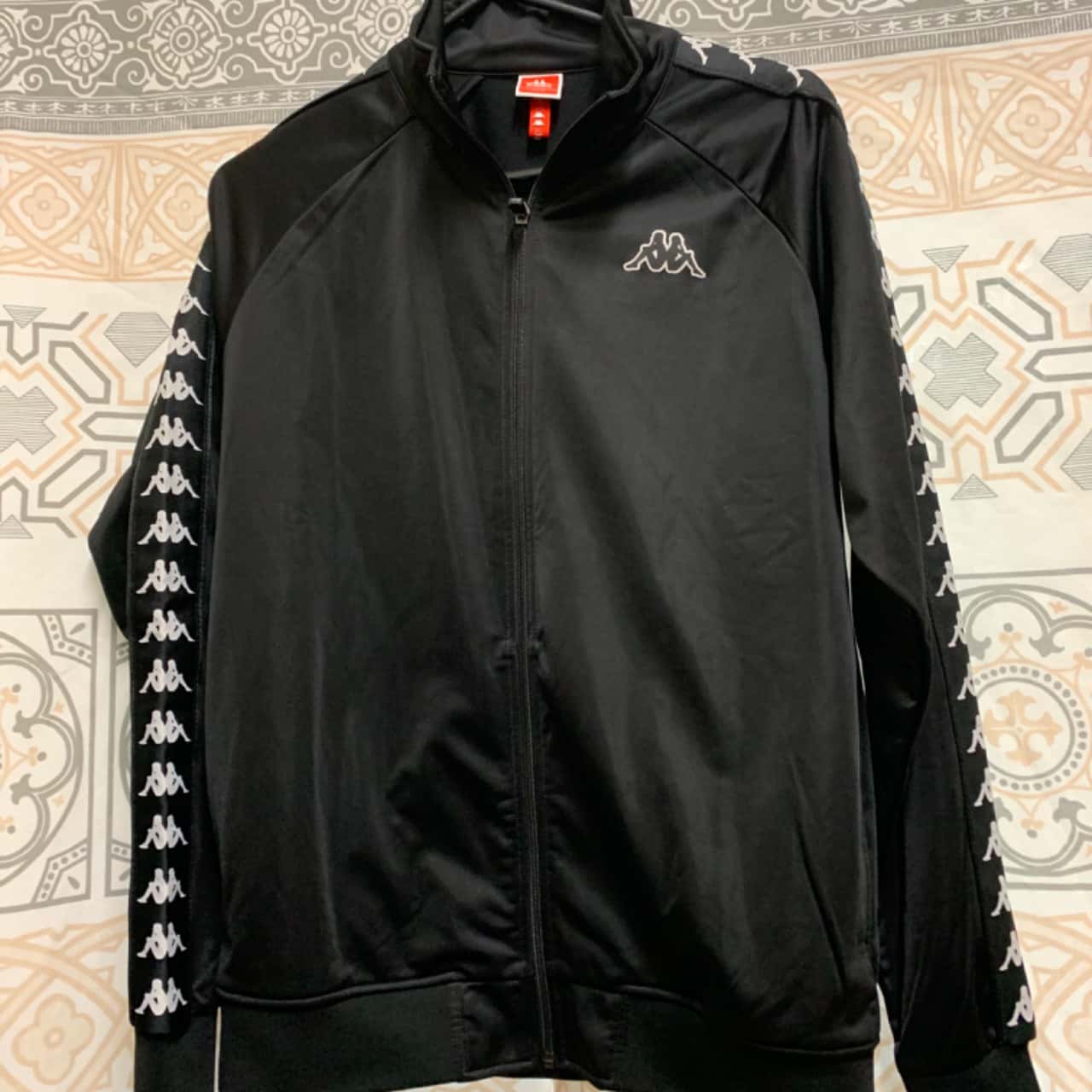 Kappa Mens Bomber style jacket Size L Black / White