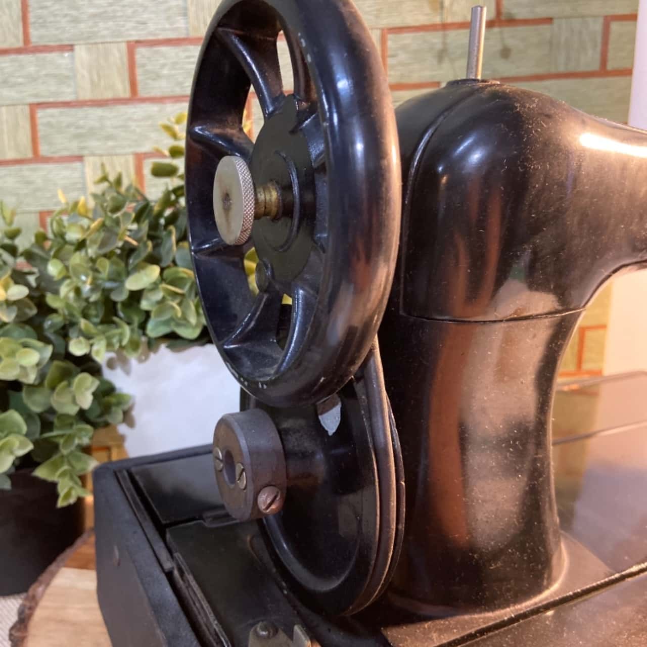 Tailor Bird Hand Sewing Machine