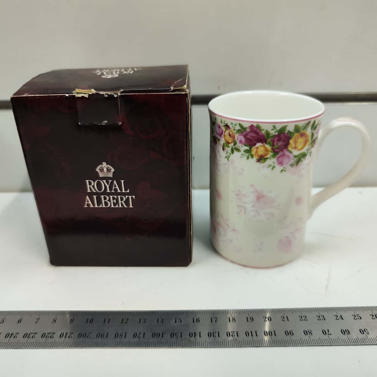 Royal Albert Mug As New (s)
