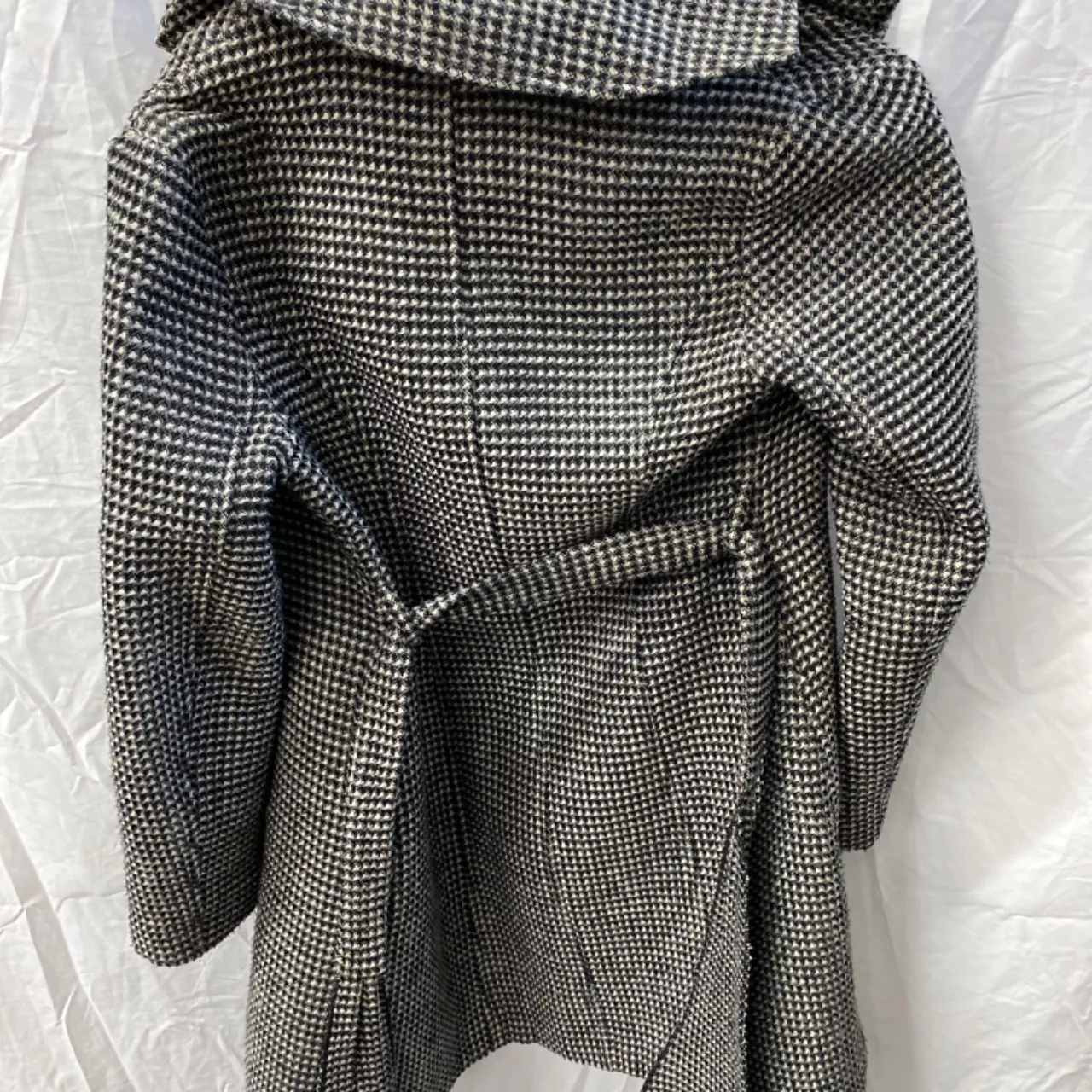 Womens long coat Size 10 Black / White - Used Very Good | Salvos Stores