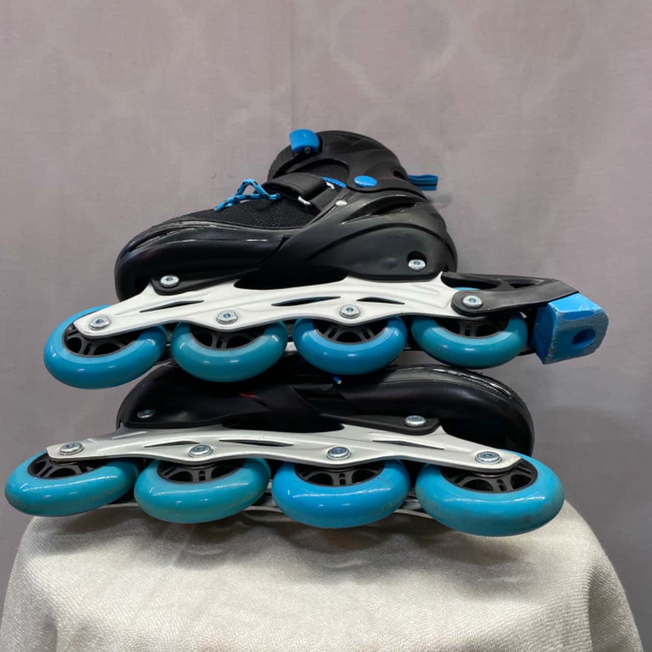 Crest Kids Size 2-4 Black & Blue Rollerblades