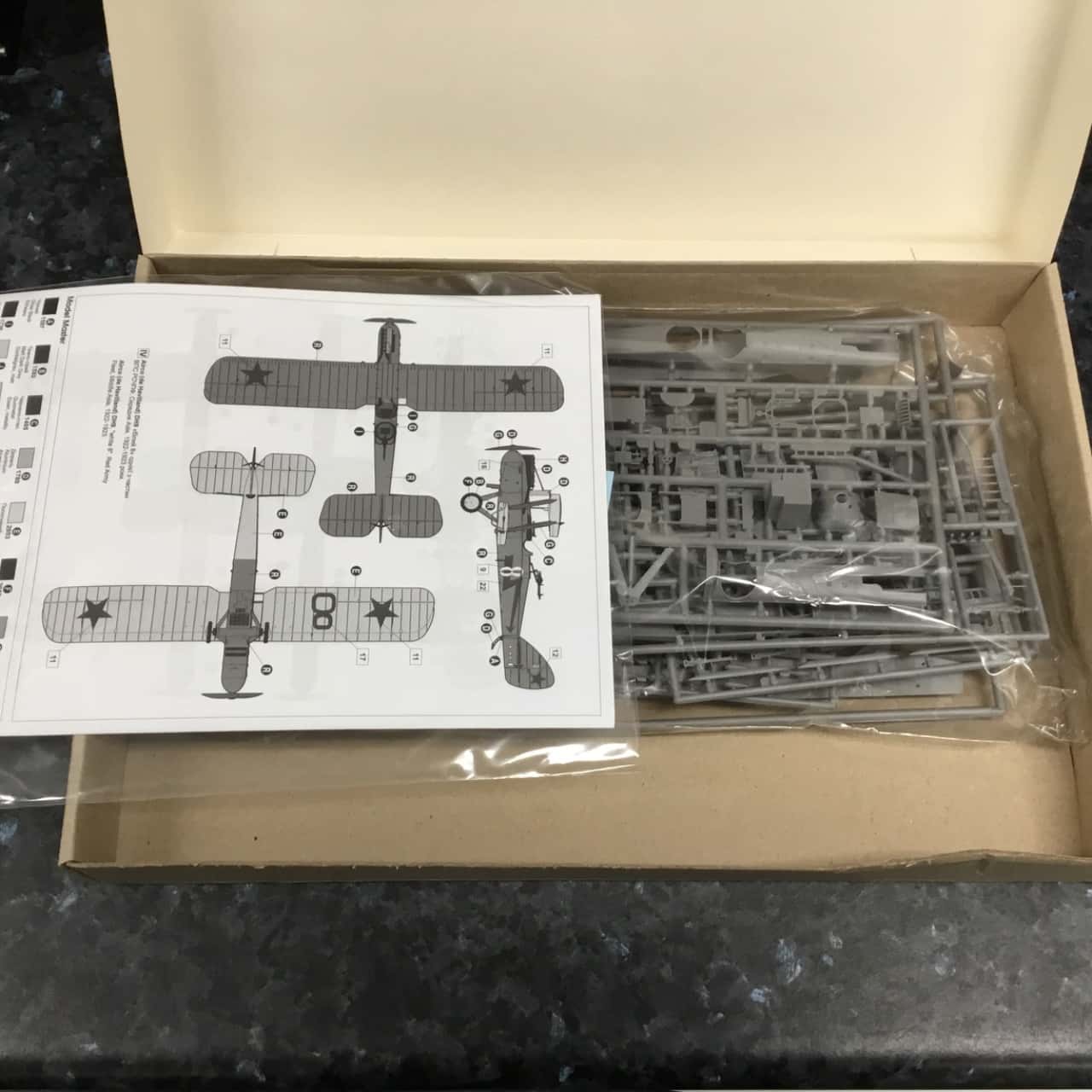 Aircon(de Havilland) DH9 Airplane Model (s)