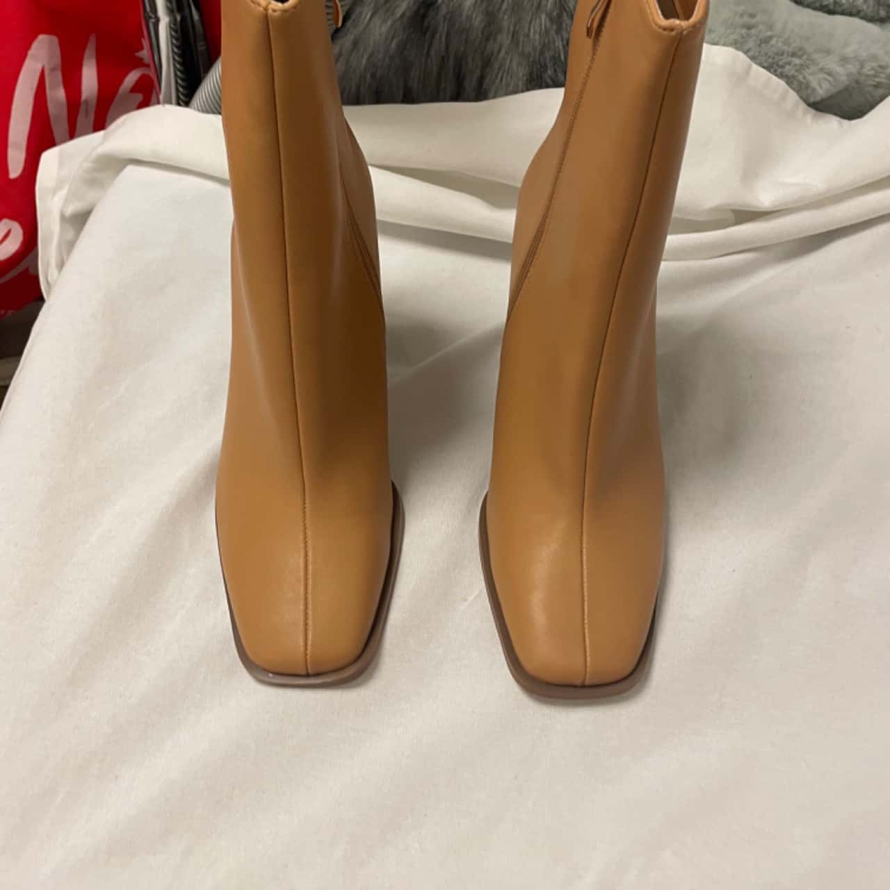Verali Womens Size 40 Beige / Brown