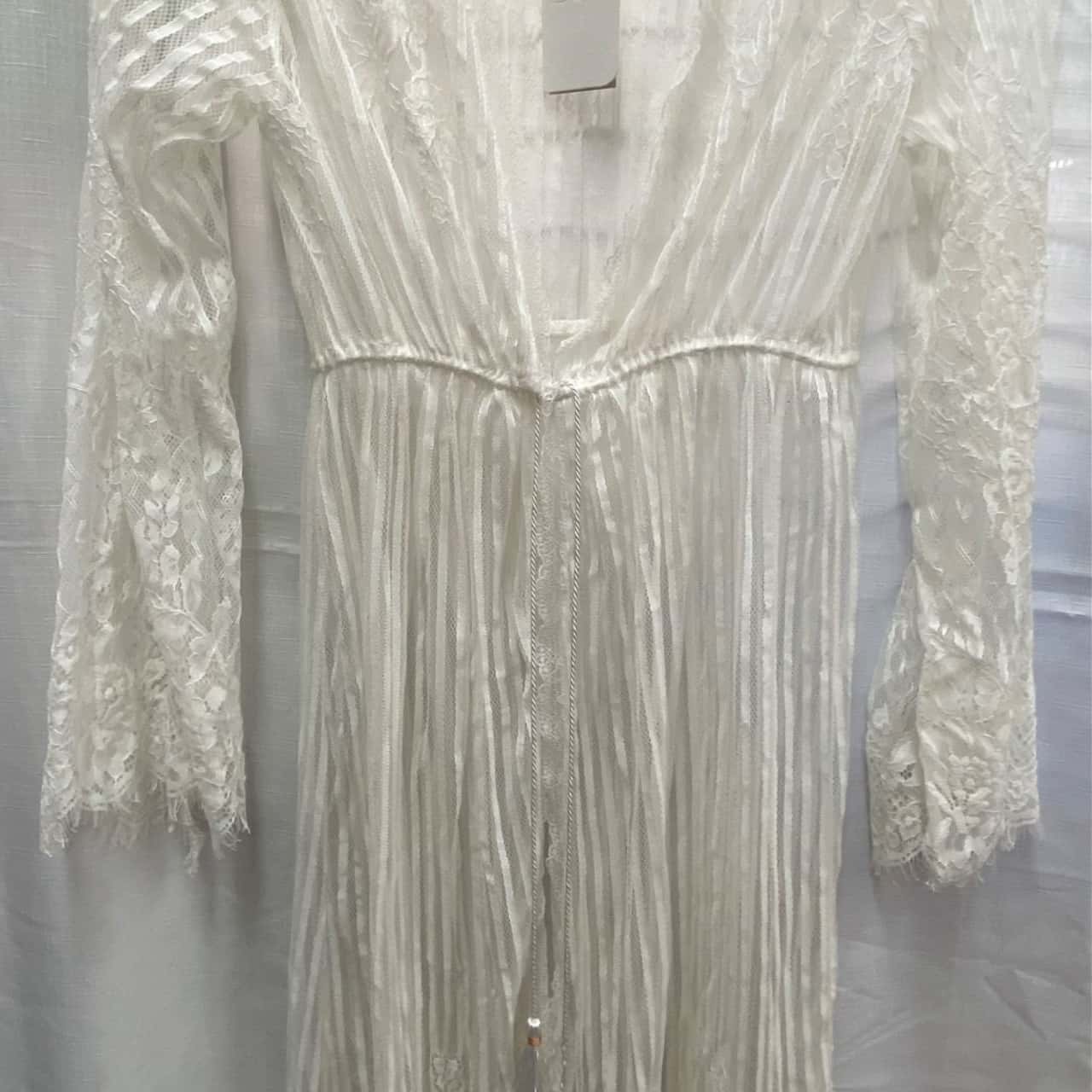 Womens Size L Bridal Long Lace Gown(s)