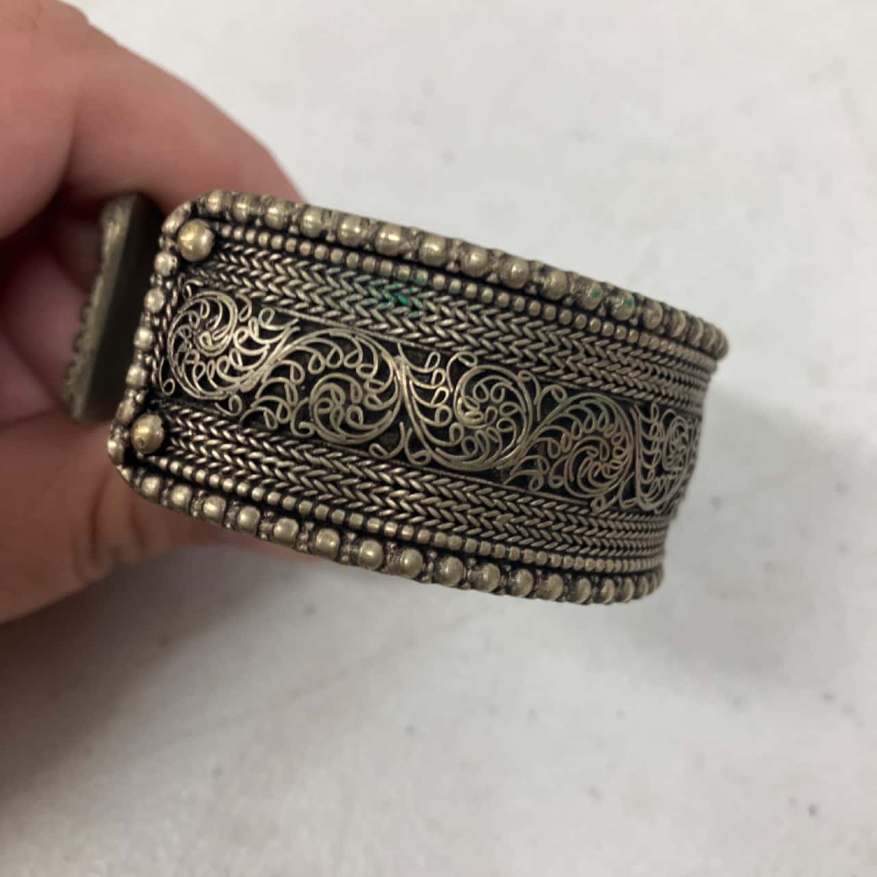 Vintage Women’s Silver Toned/Turquoise Stone Cuff Bracelet (s)