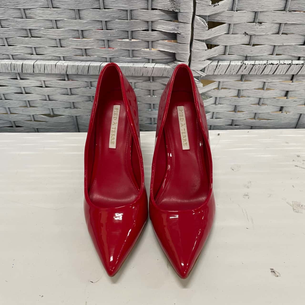 Pied A Terre Womens Size 8 Red Patent Heels