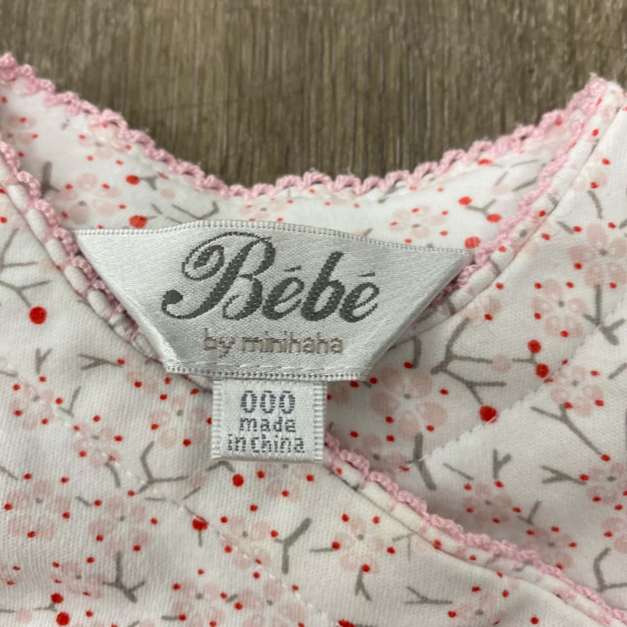 Bebe by Minihaha Kids Size 000 Onesie Floral / White