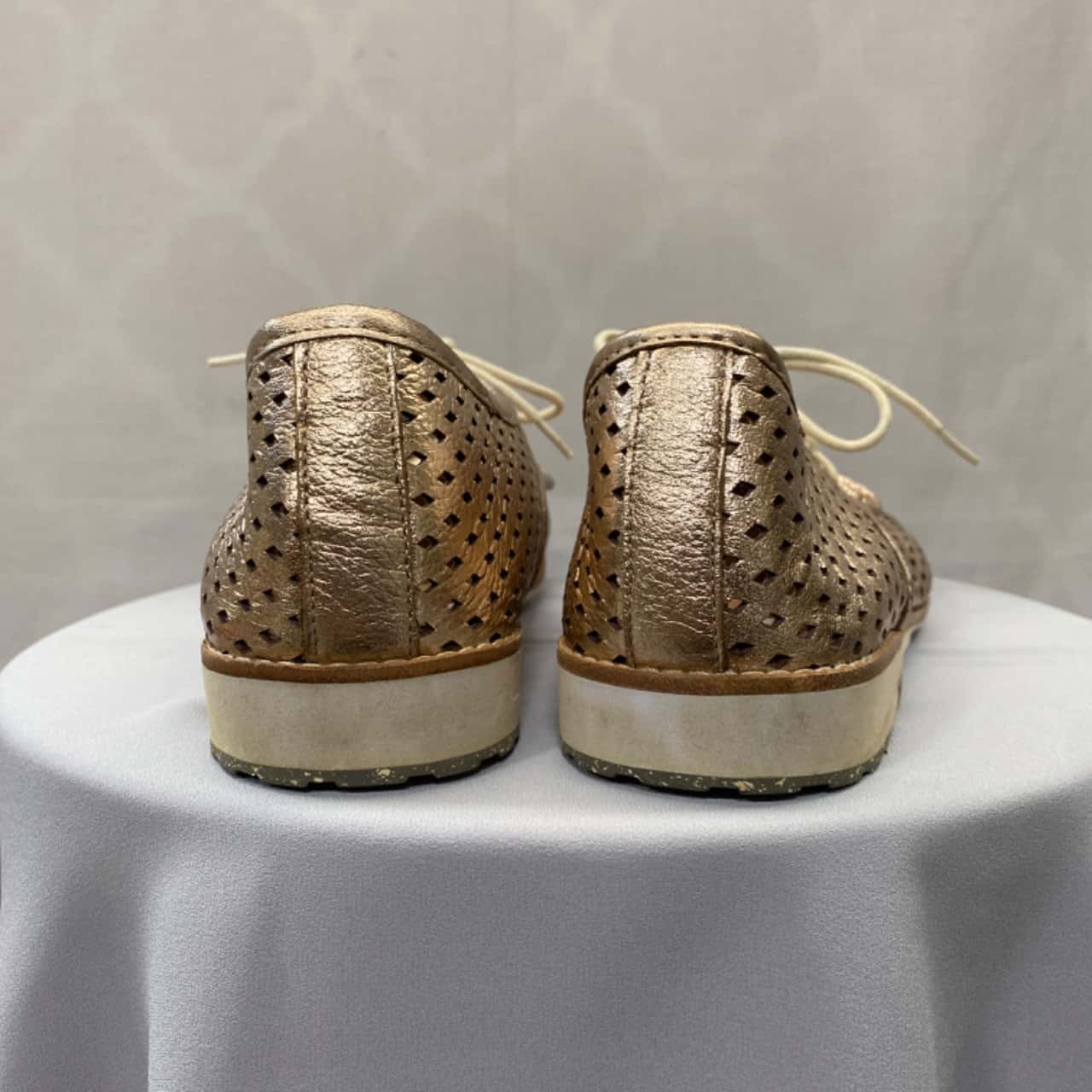Rollie Womens Size 39 Rose Gold Derby Punch Shoes(s)