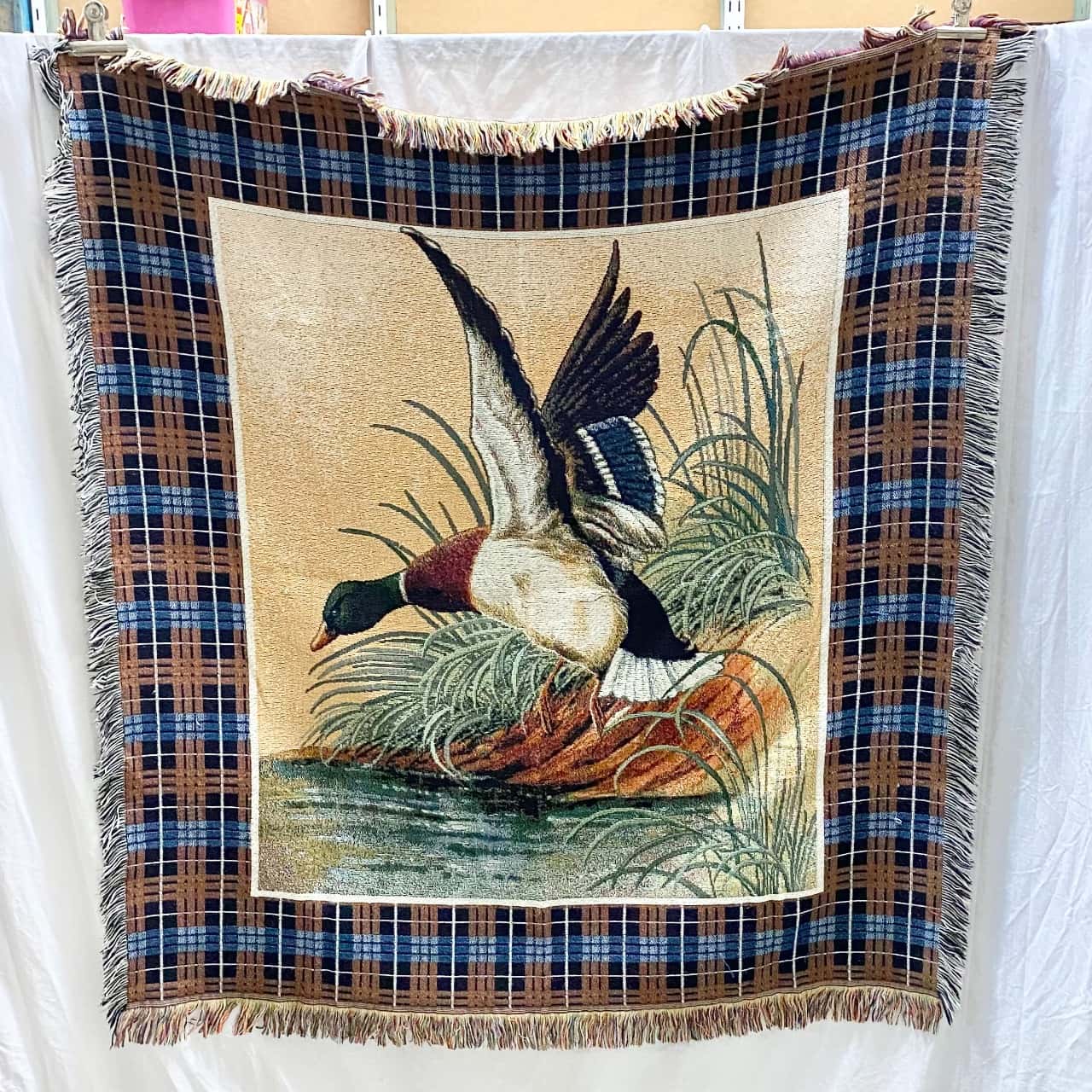Duck Throw w/ Tassels (s)