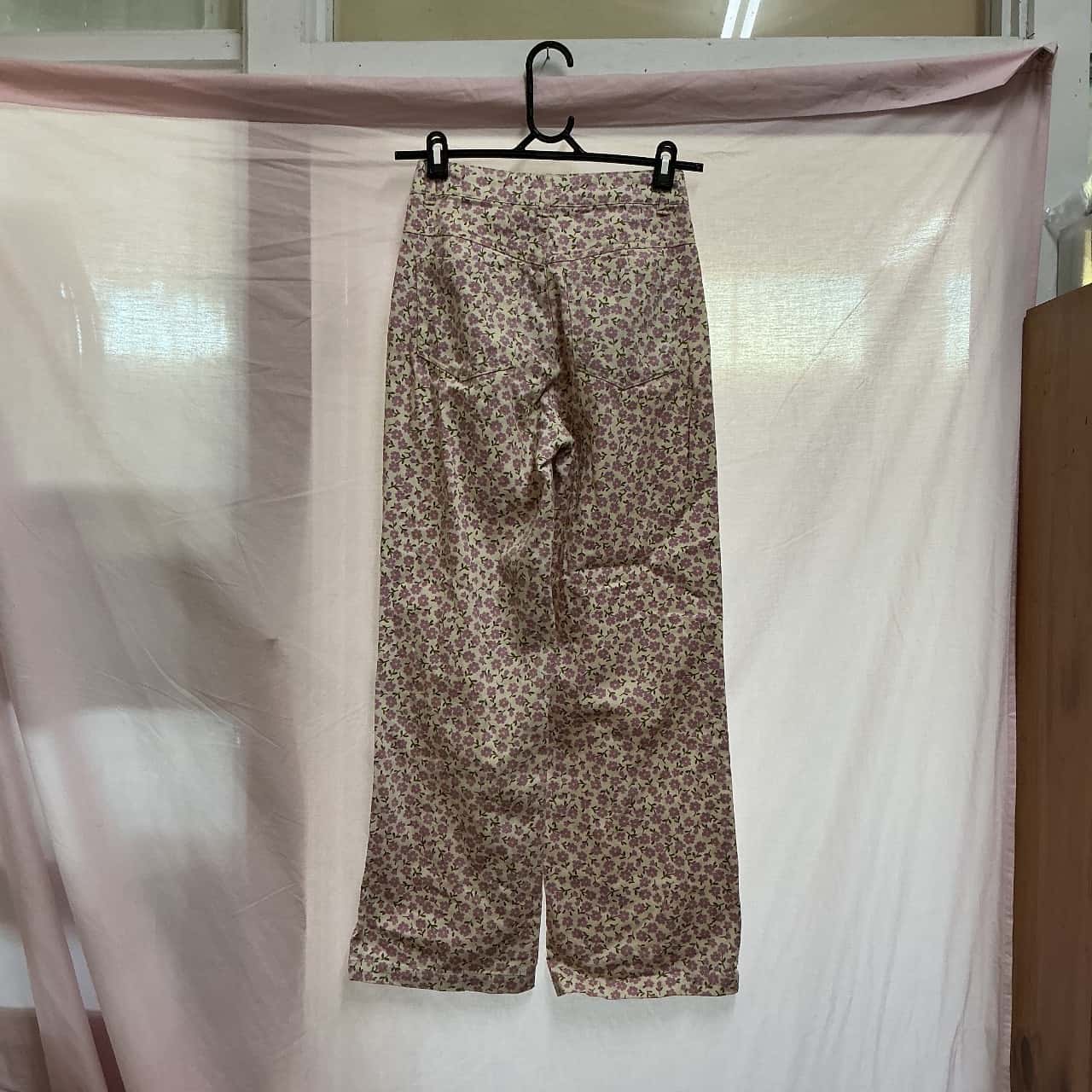 Princess Highway Womens Pants Size 6 Beige / Purple Flowers