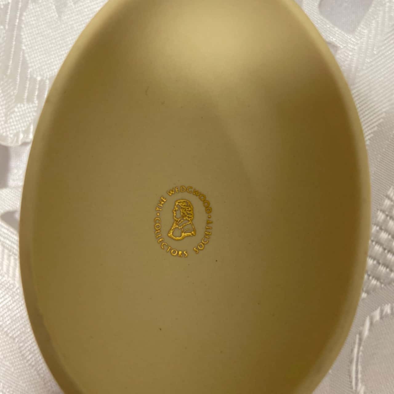 Vintage Wedgwood Made in England Egg Box yellow(s) - Used As New ...