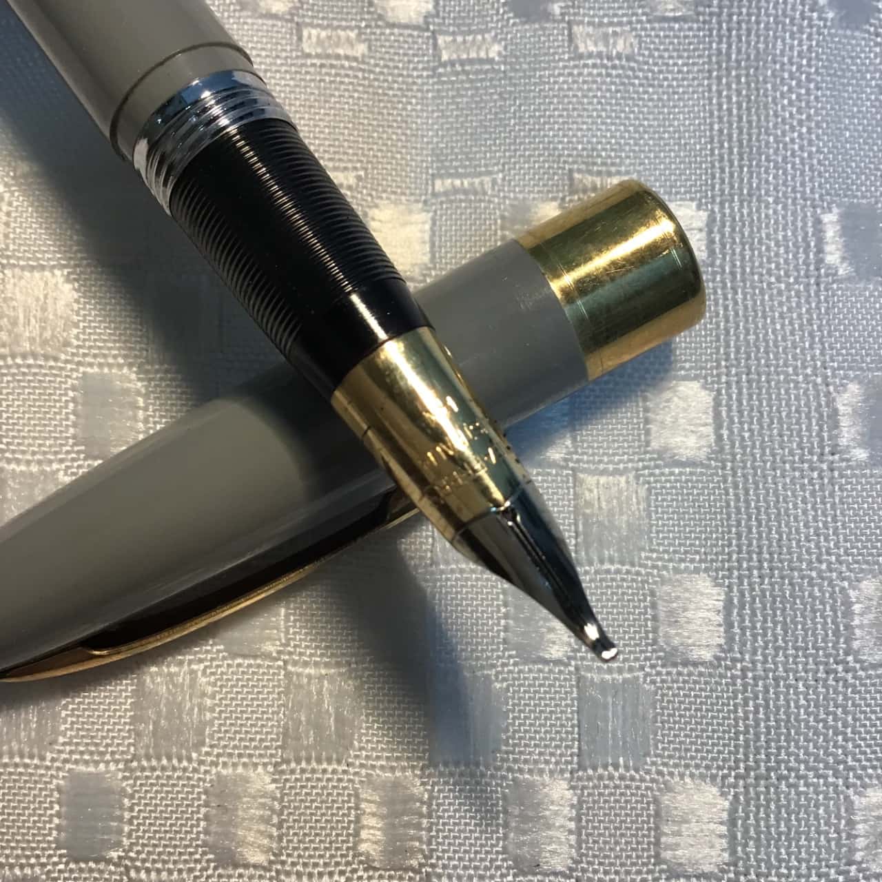 Sheaffer Vintage Statesman Grey Fountain Pen Broad Nib(s)