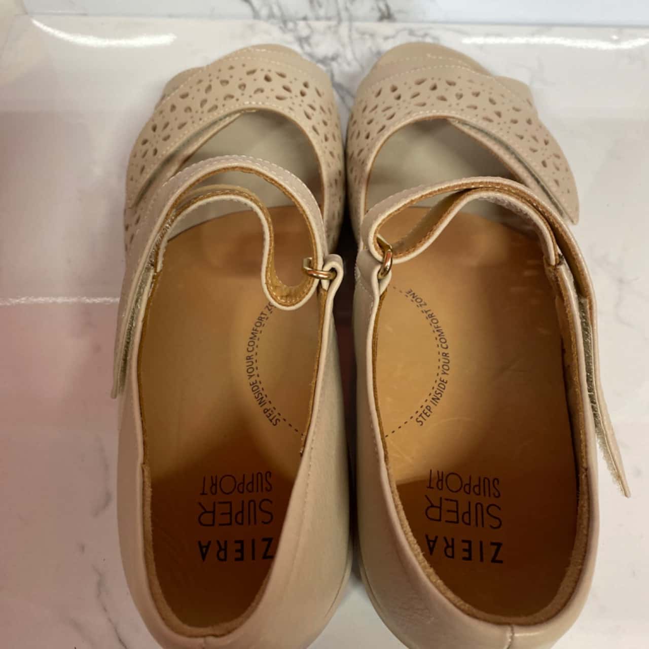 Ziera Womens Size 40 Beige