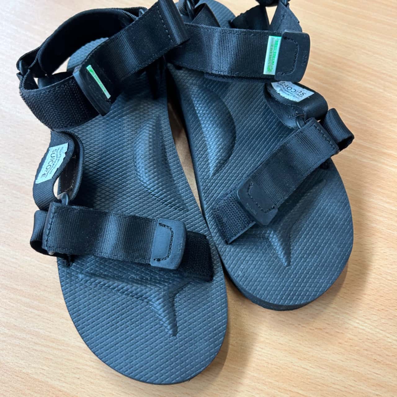 Suicoke Womens Size EU36 Black