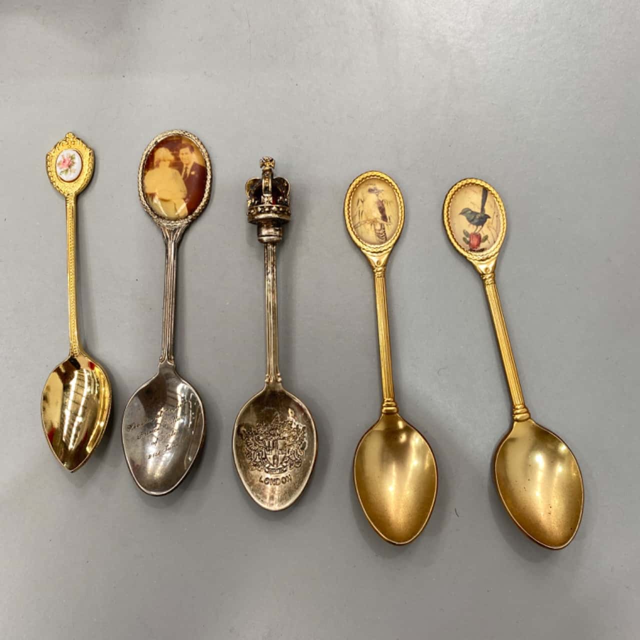 Set of 5 Gold & Silver Collectable Spoons (s)