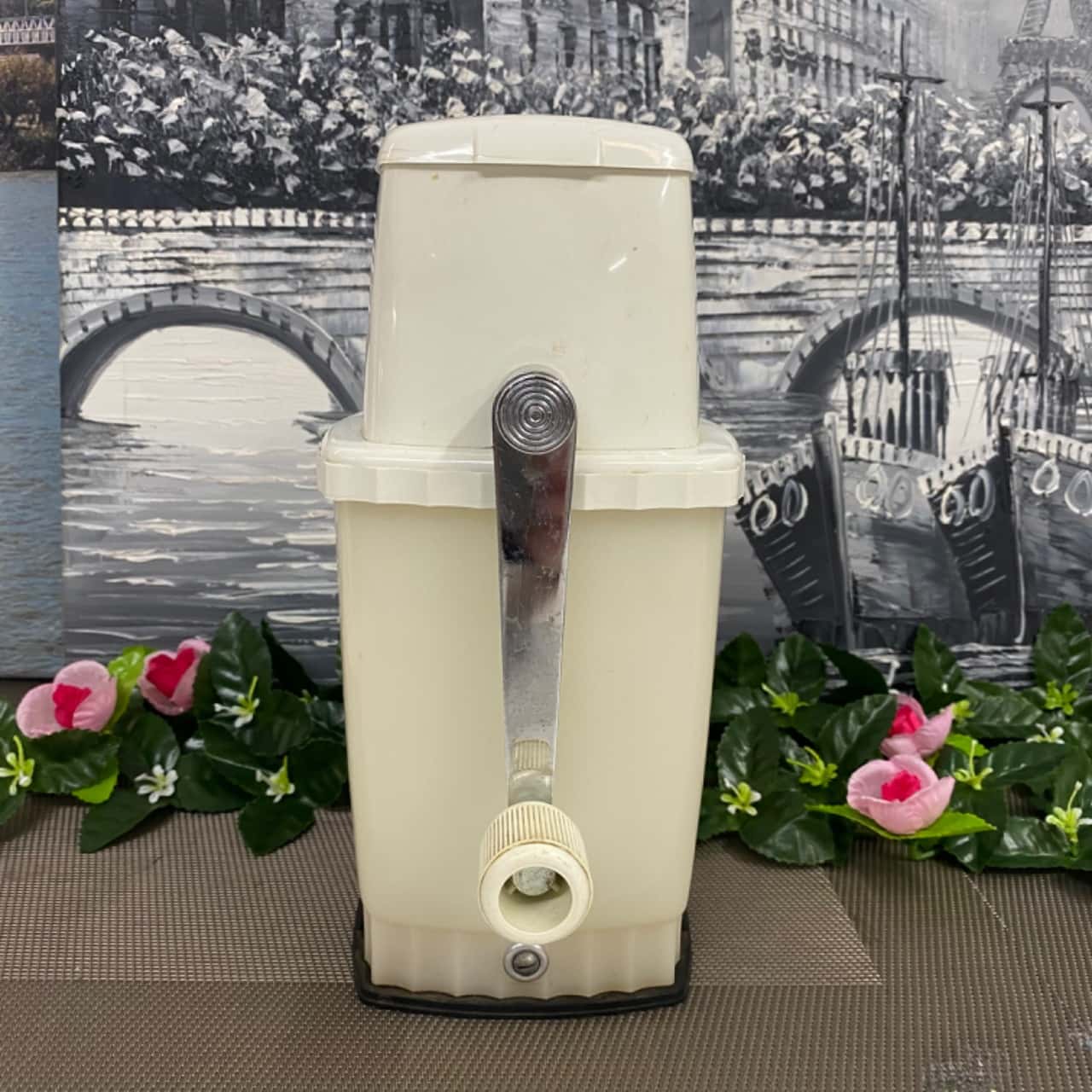 Vintage swing a way ice crusher(s)