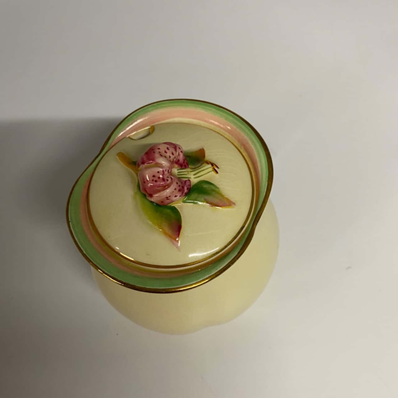 Vintage Grimwades Royal Winton Cream ‘Tiger Lily’ Jam Pot(s)