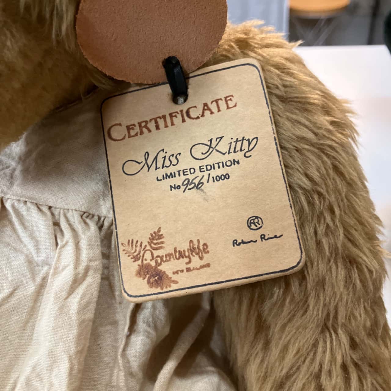 Robin Rive - Miss Kitty Bear