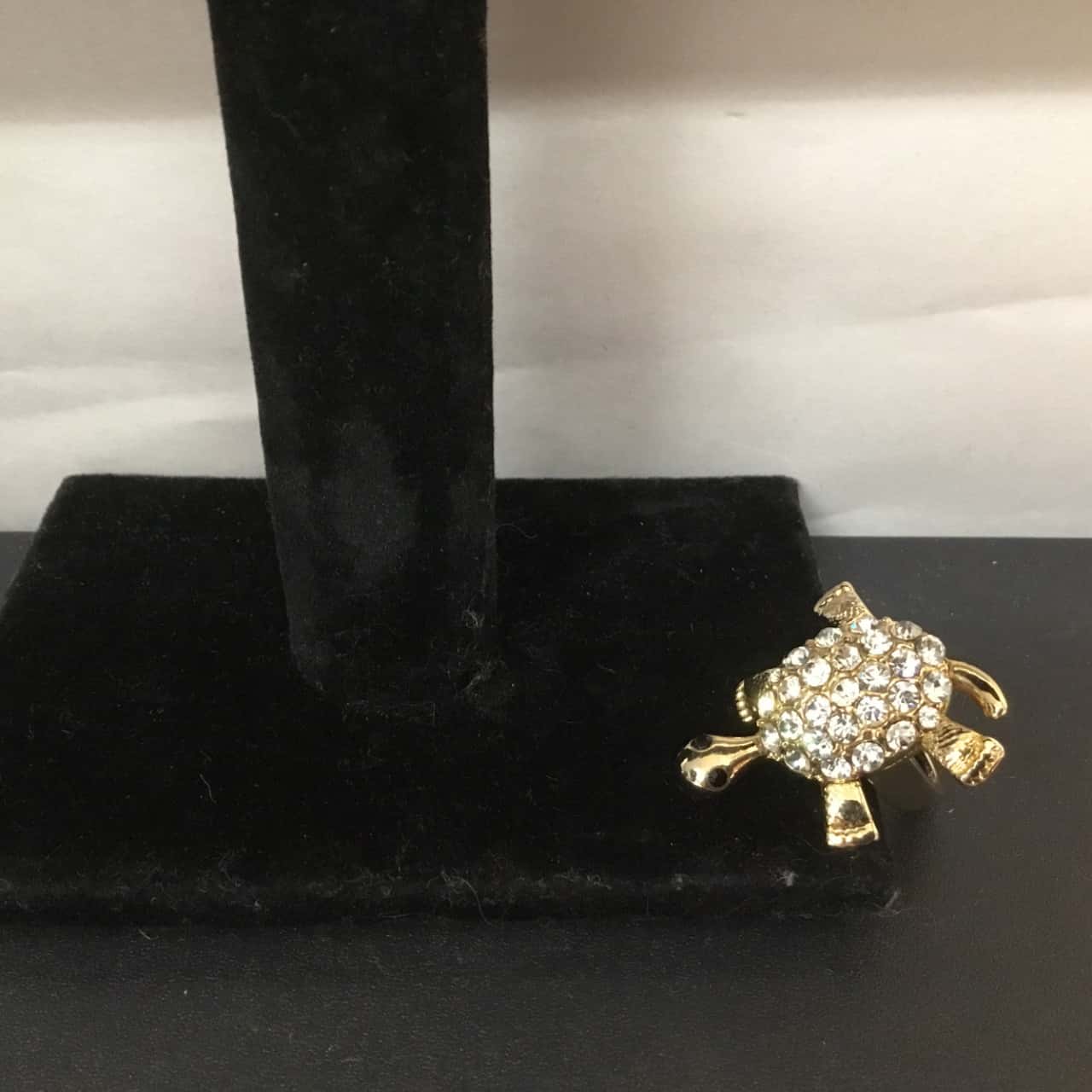 Gold Tone Bling Turtle Ring Moveable Head & Legs