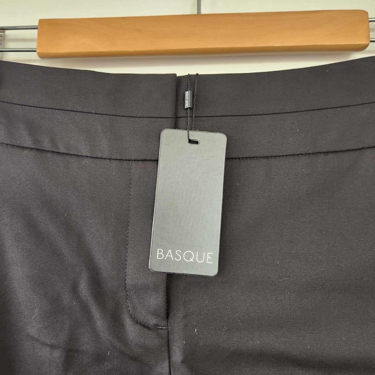 Basque Black Work Cropped Pants Size 8 / S (s)