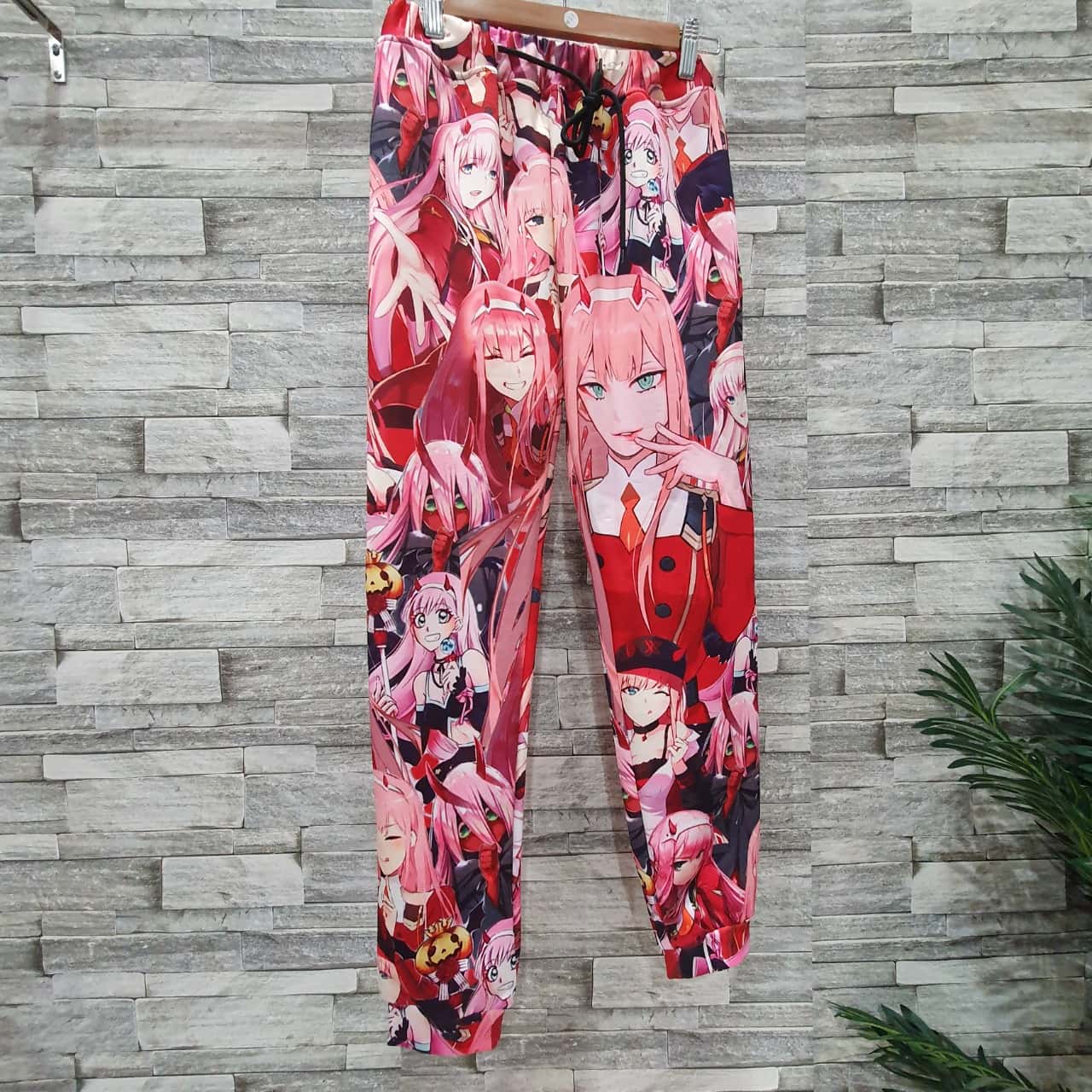 DARLING in the FRANXX Zero Two Unisex Size M Pants Multicoloured / Pink