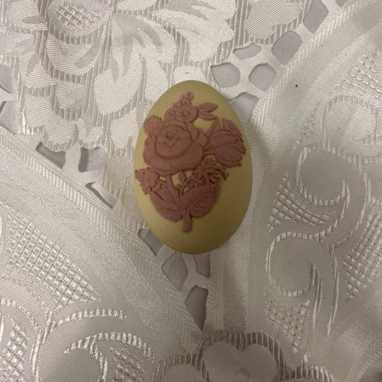 Vintage Wedgwood Made in England Egg Box yellow(s) - Used As New ...