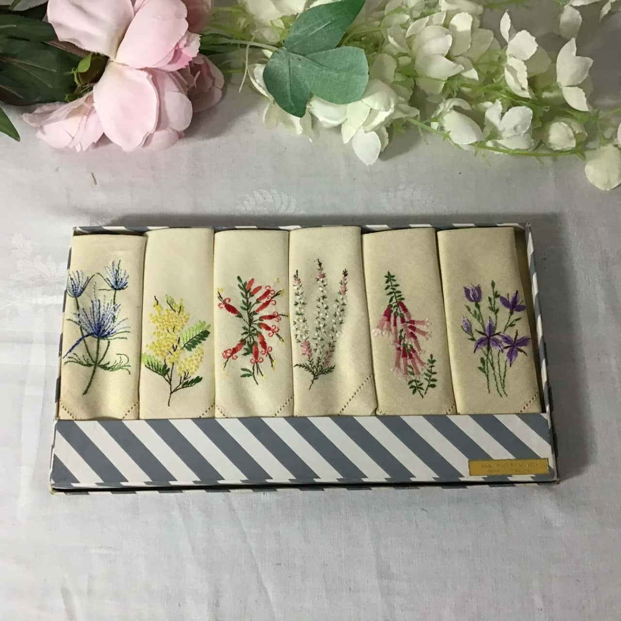Vintage Set of 6 Embroidered Irish Linen Tea Napkins (boxed)