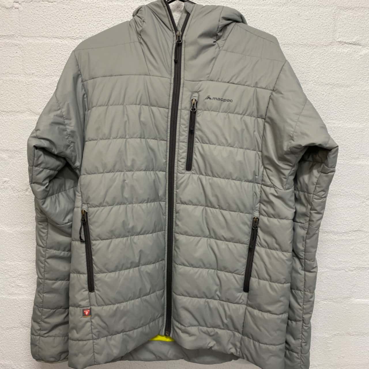 Macpac jacket Size M Grey (s)