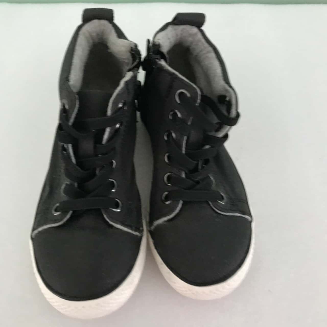 Seed Heritage Kids Size 25 Shoes Black with Side Zippers for easy on/off