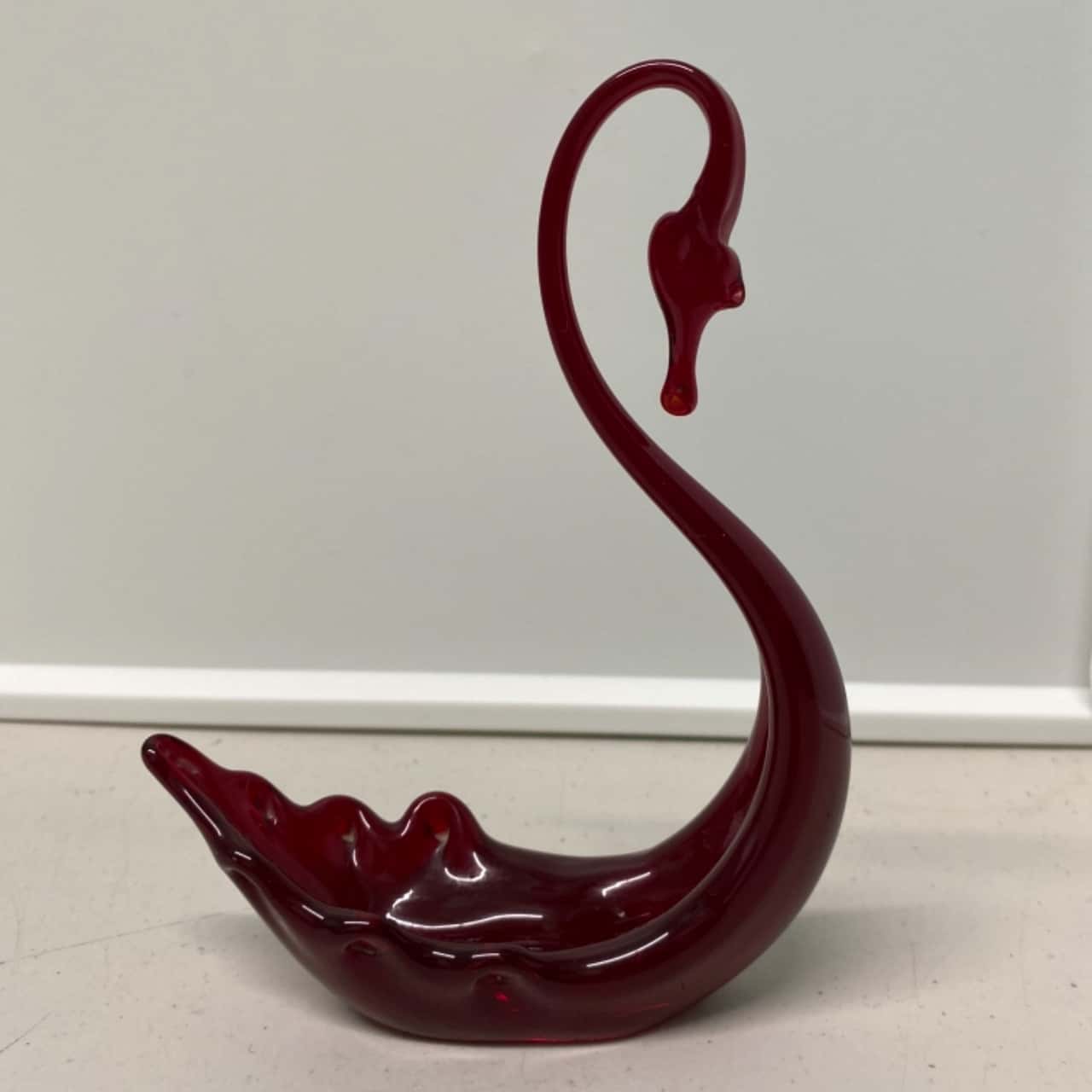 Whitefriars Red swan