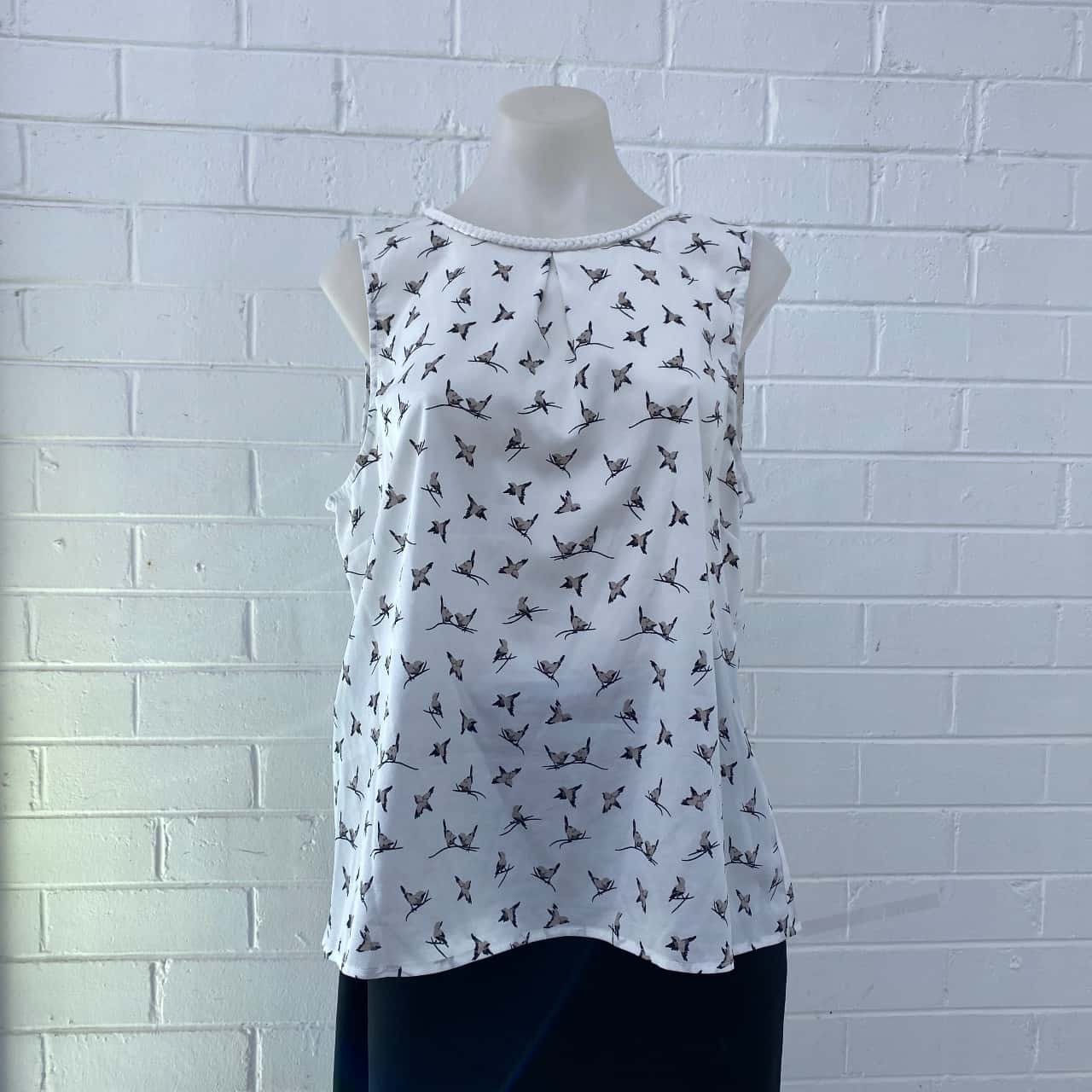 Tokito City Womens Size 14 Sleeveless Top Pattern (s)